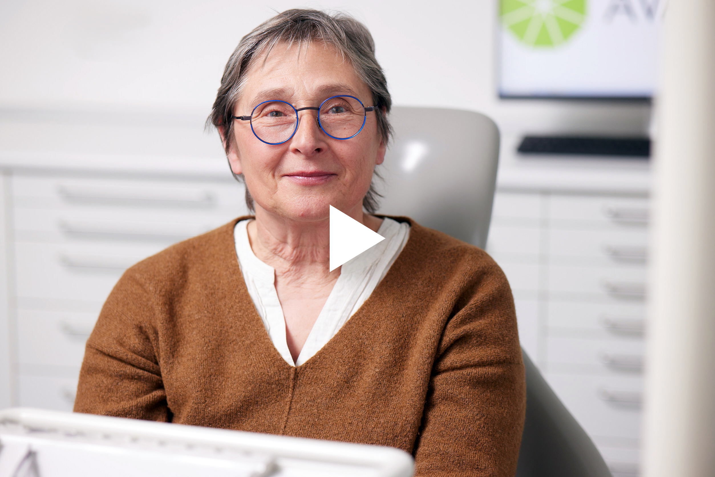 Feste Zähne an einem Tag ∙ All on 4® bei AVADENT