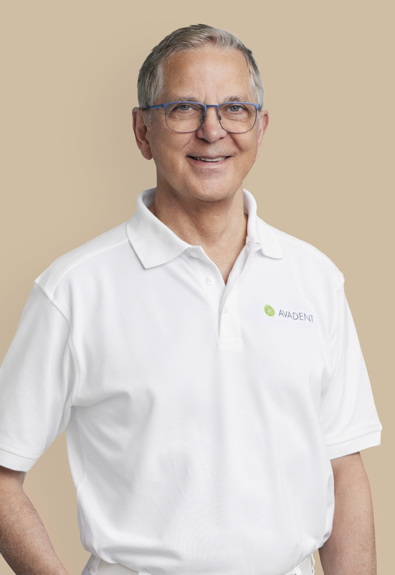 Feste Zähne an einem Tag ∙ All on 4® bei AVADENT